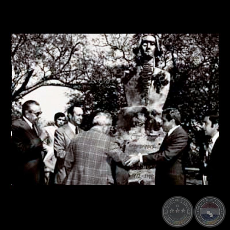 Portal Guaraní - MONUMENTO A FERNANDO PINEDO, 1972 - Escultura de ...